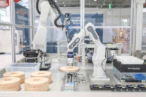Reduce costs, boost efficiency in your assembly process with cobots - ABB